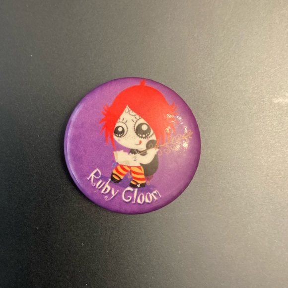 Accessories | Set Of 4 Ruby Gloom Buttons Ruby Gloom Frank Len Skull ...